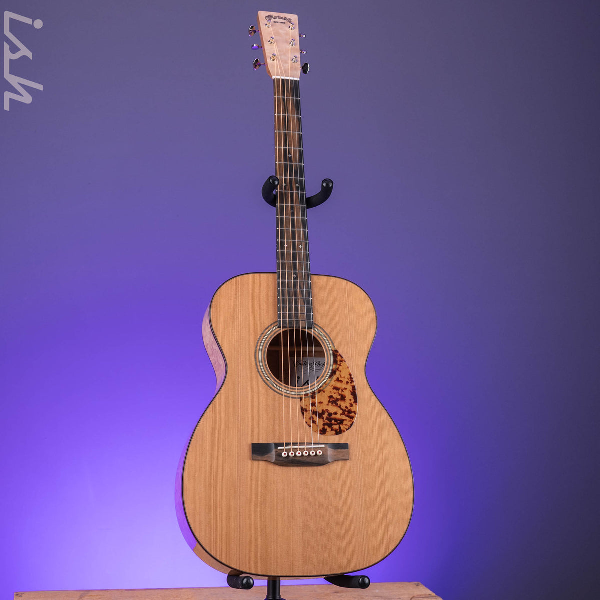 Martin Custom Shop 00-28 Style Western Red Cedar w/ Premium Quilted Ma ...