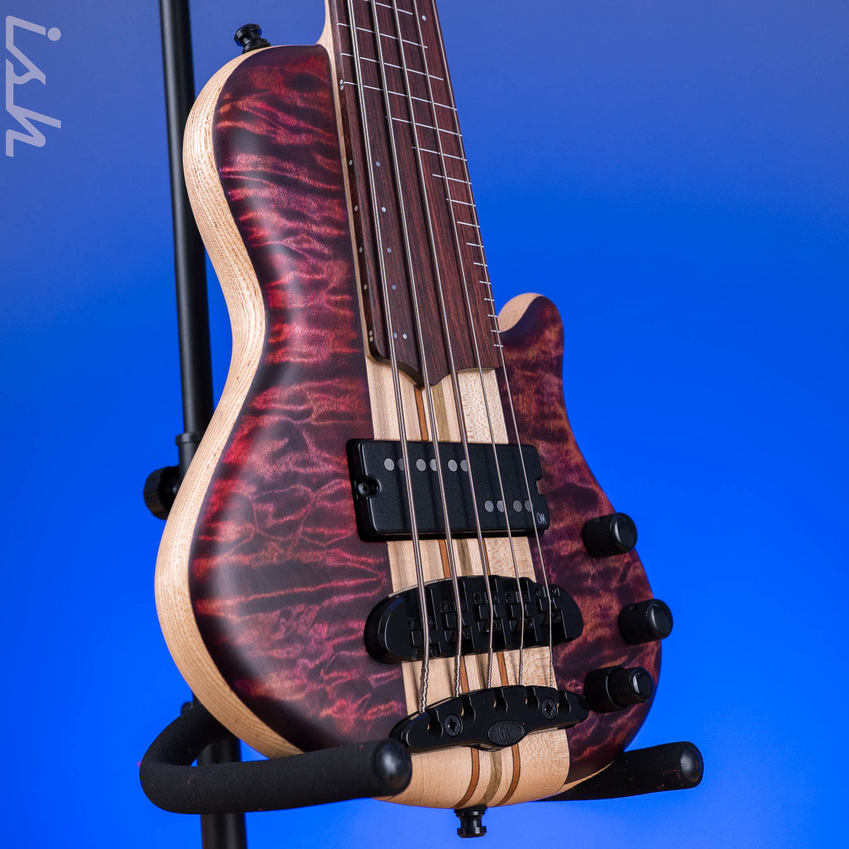 Mayones Cali 5 Fretless Mini Bass Flamed Maple – Ish Guitars