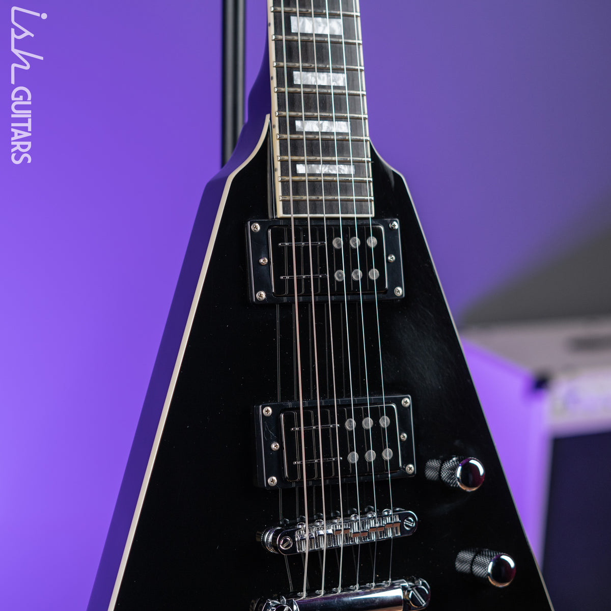 2016 Reverend Volcano RA Flying V Black – Ish Guitars