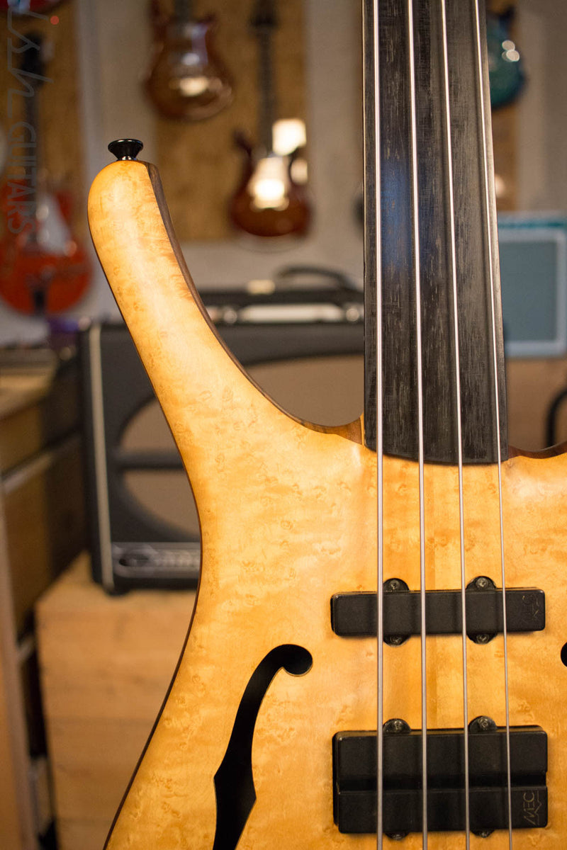 Warwick Infinity Fretless – Ish Guitars