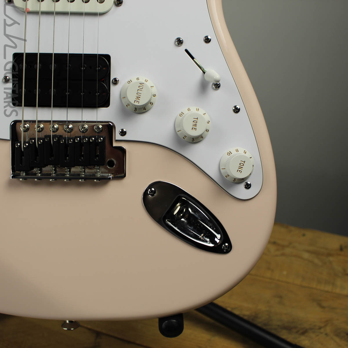 2003 Fender Stratocaster Shell Pink Nitro – Ish Guitars